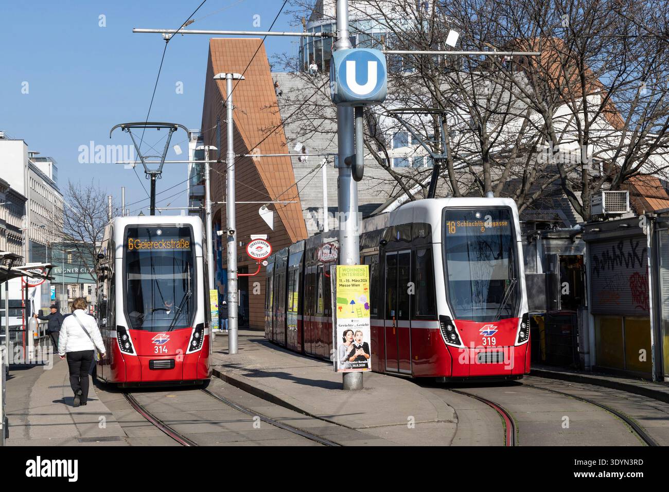 Straßenbahn Linie 6 und 18, Station Burggasse-Stadthalle in Wien ...