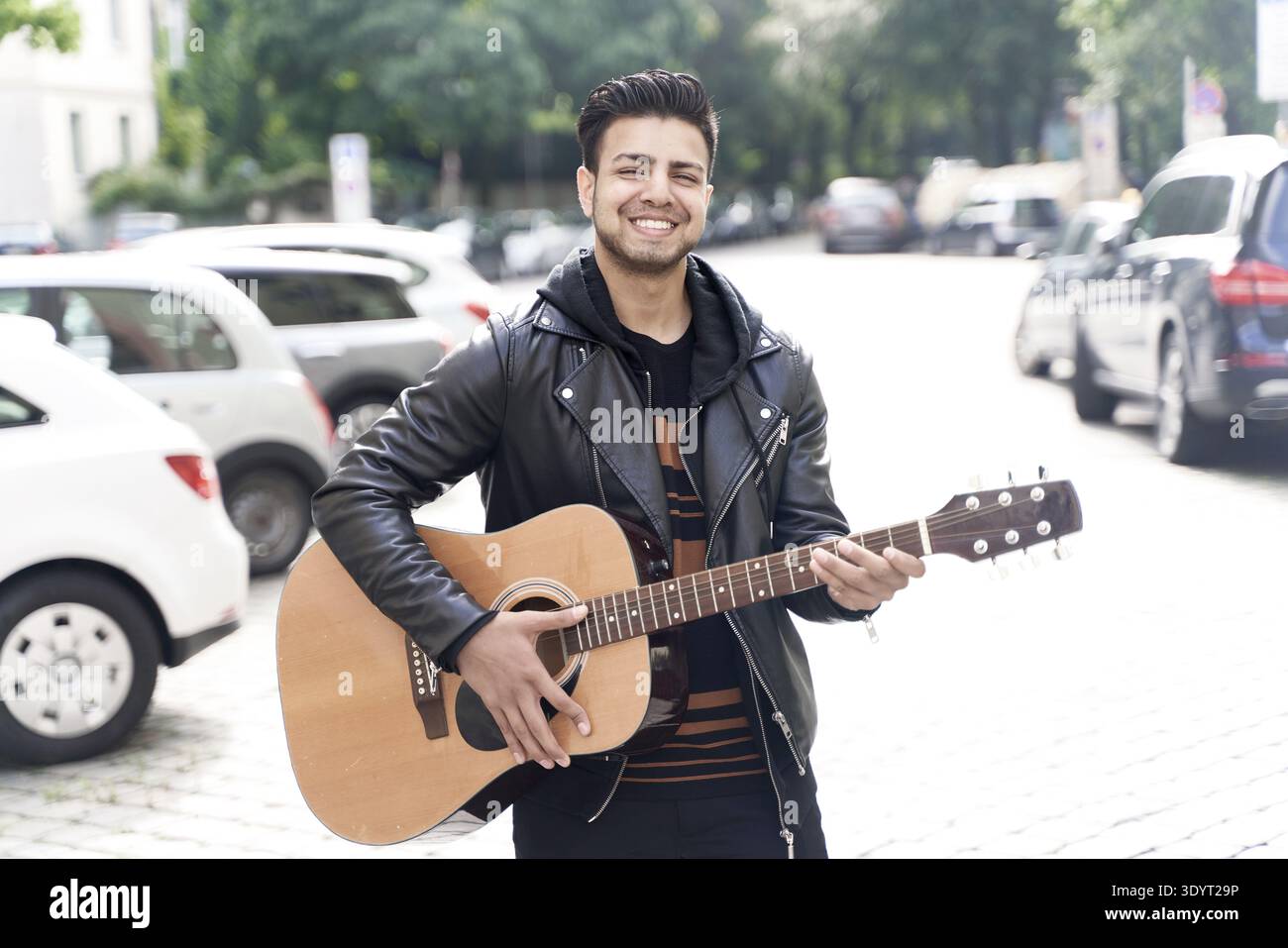 Afghan singer hi-res stock photography and images - Alamy