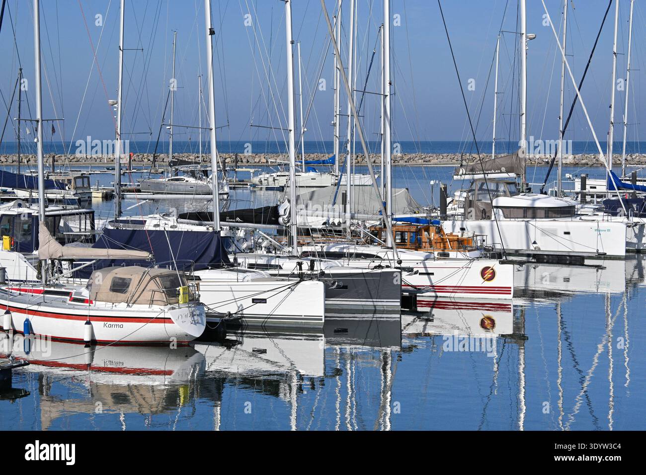 Marina Ostseebad Kühlungsborn Blick auf den Bootshafen/ Marina des ...