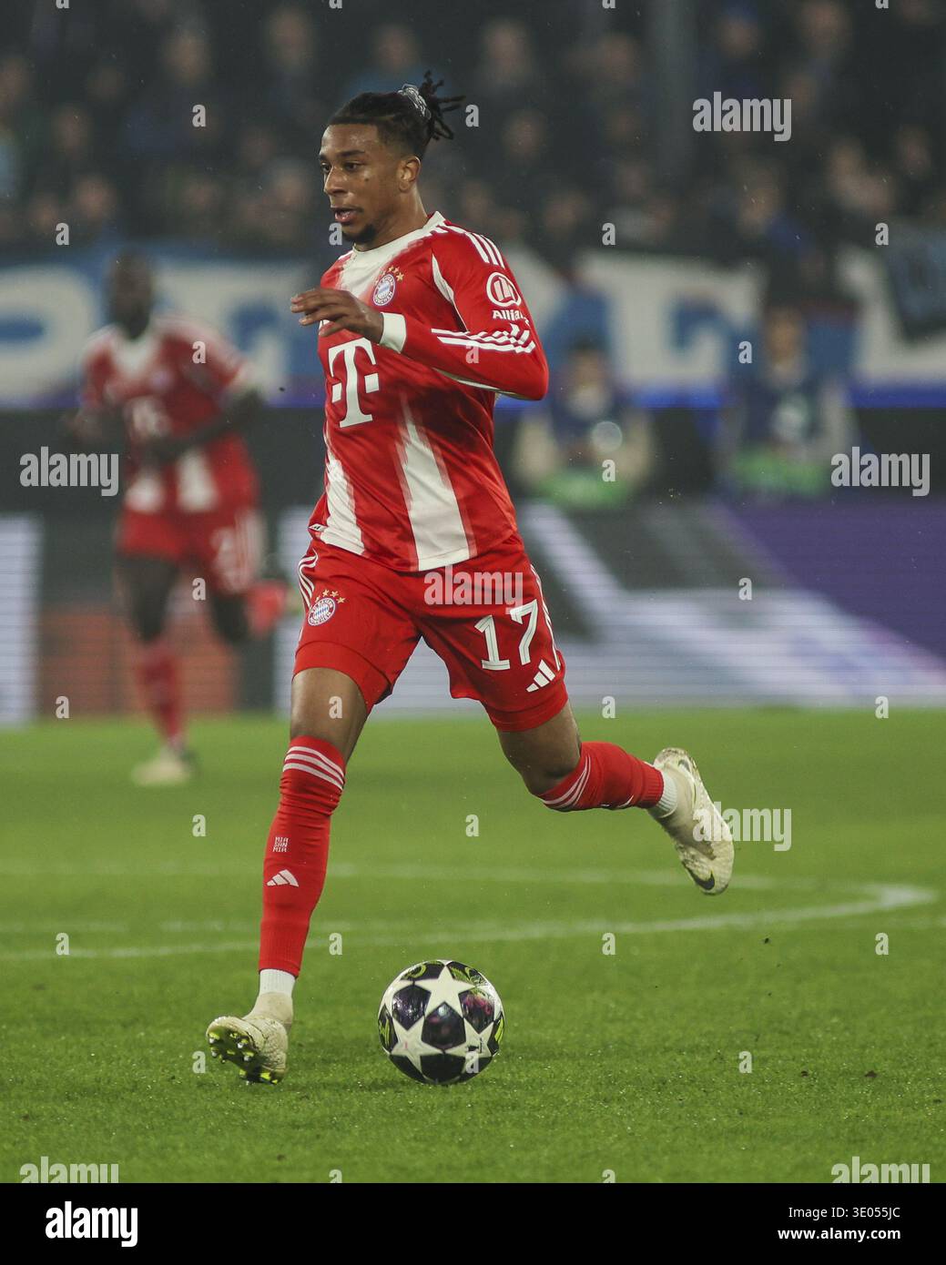 Michael Olise of Bayern Monaco play the ball during Atalanta BC vs ...