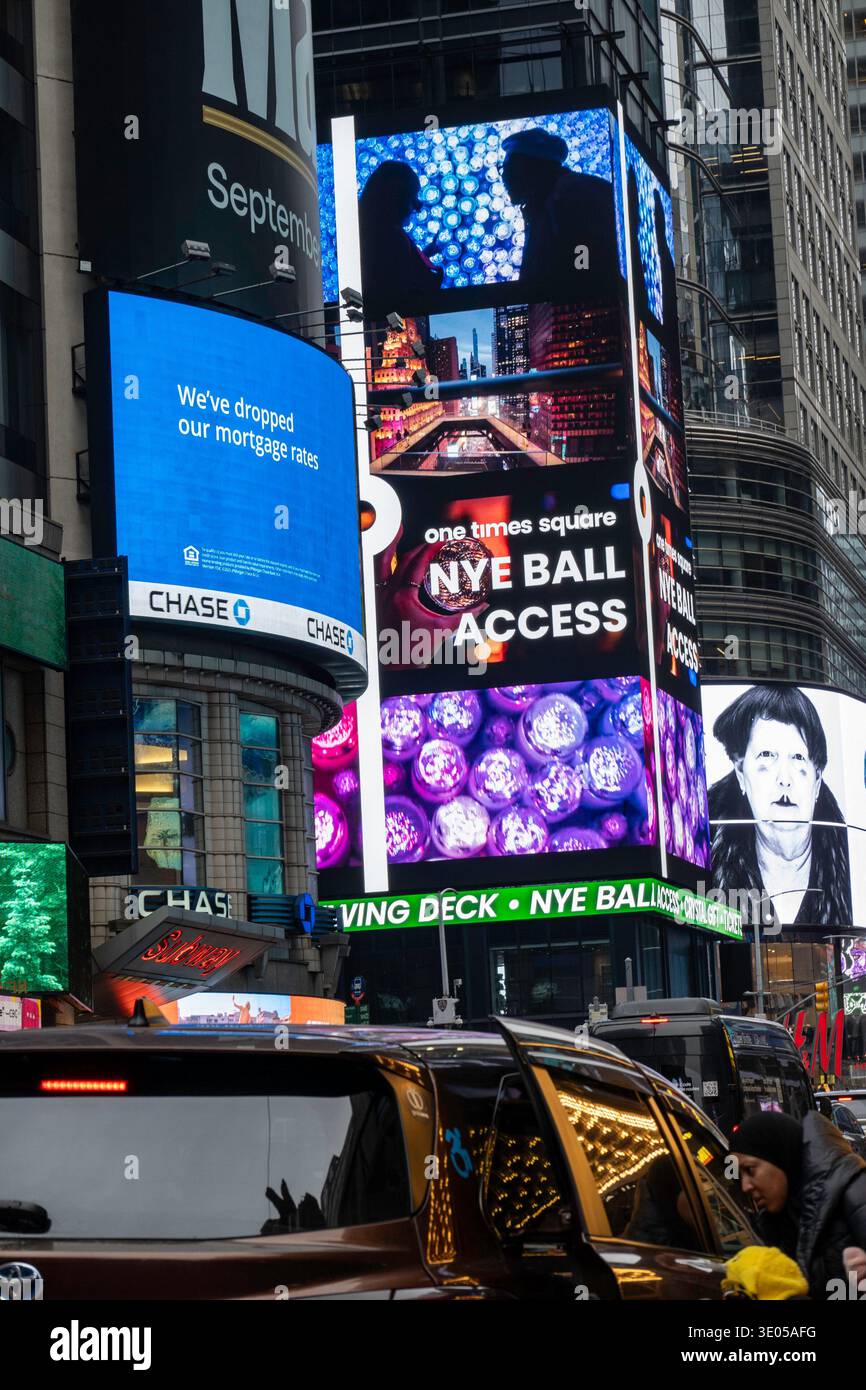 2026 ball drop times square hi-res stock photography and images - Alamy