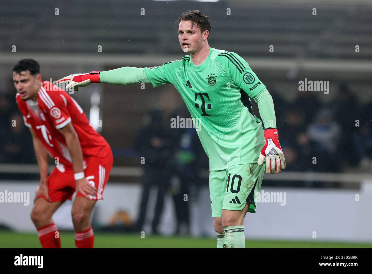 Bergamo, Italy. 10th Mar, 2026. Goalkeeper Jonas Urbig (40) of FC ...