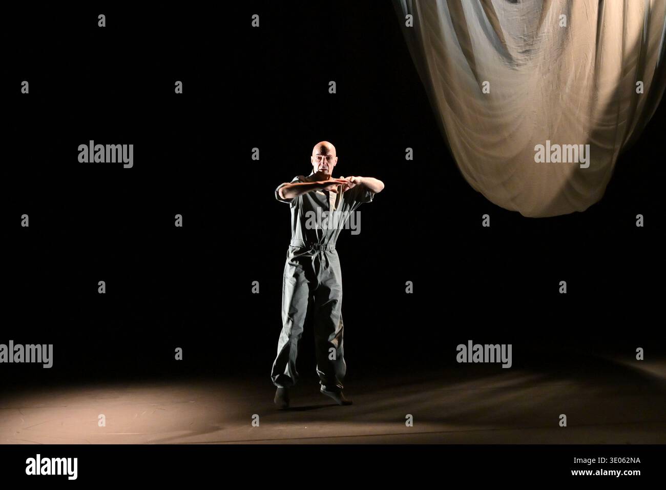 Russell Maliphant Dance Company 'Landscapes' at Sadler's Wells East ...