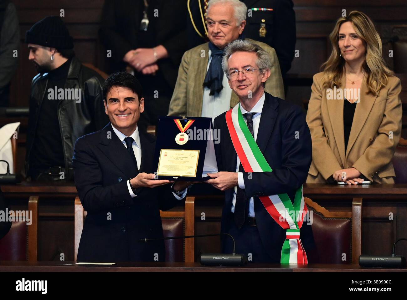 "Sala Dei Baroni" (Na) 11/03/2026 Sal Da Vinci receives the medal of ...