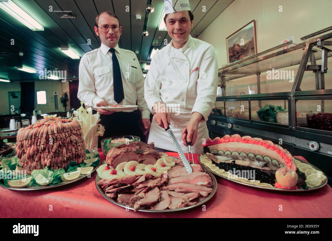 Catering traditional sunday roast hi-res stock photography and images ...