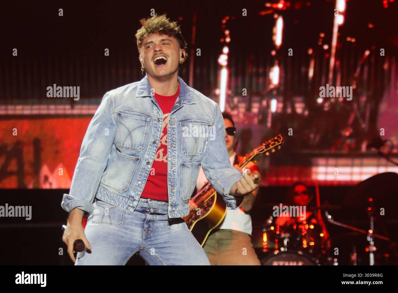 Olly in concert at the Mandela Forum in Florence Stock Photo - Alamy