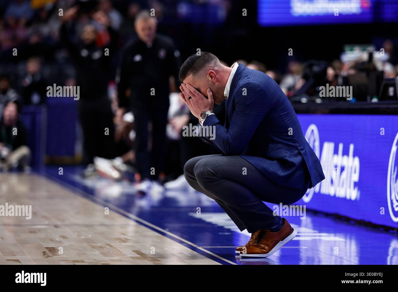 Auburn head coach Steven Pearl reacts to a play during the first half ...
