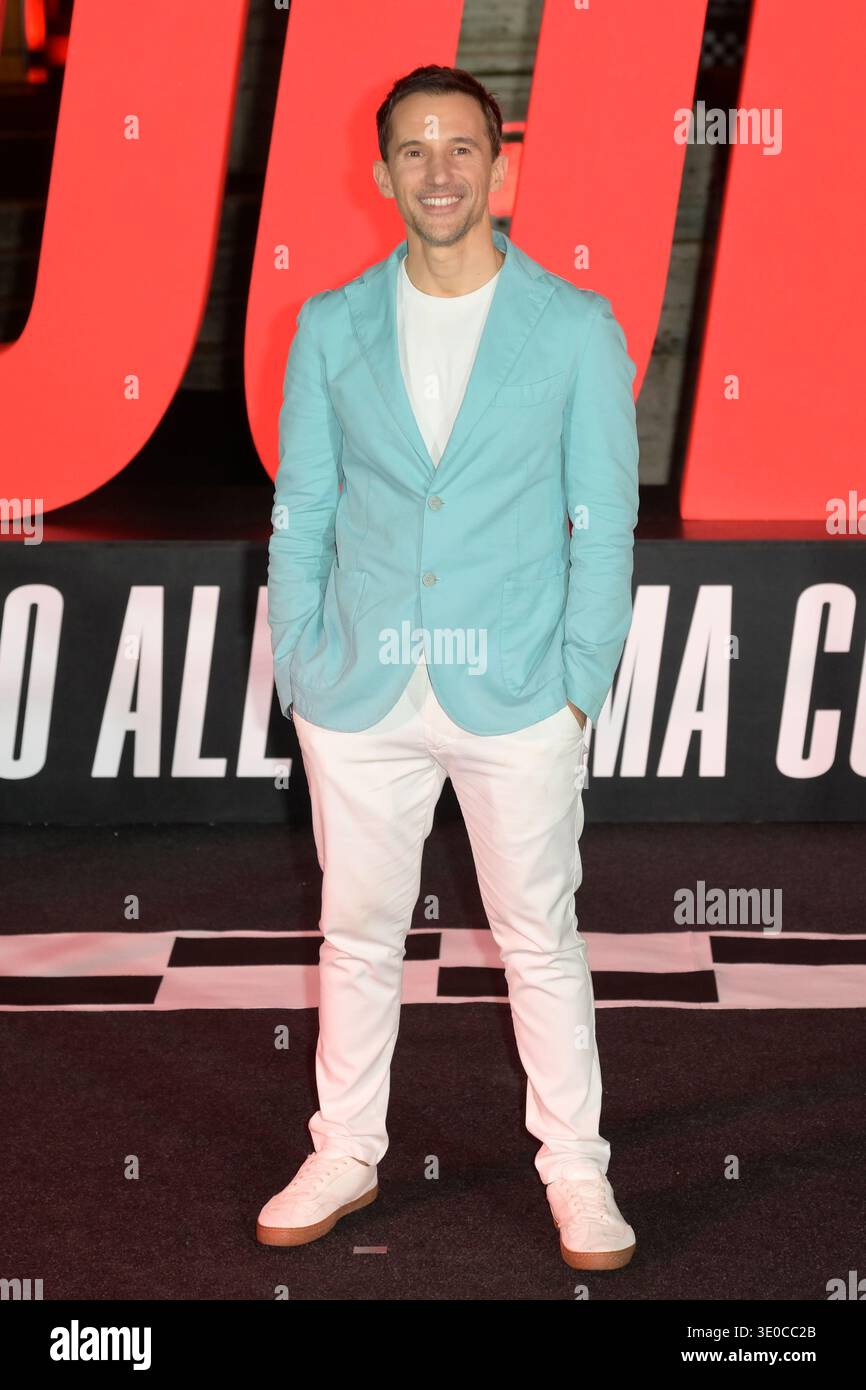 Mat Whitecross attends the Idoli Fino all'ultima corsa movie premiere ...