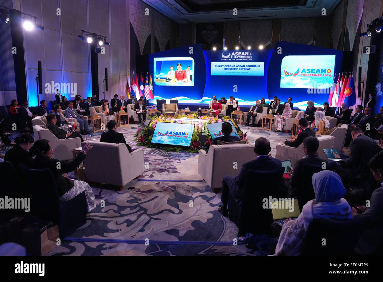 Participants listen during the ASEAN Economic Ministers' Retreat and ...