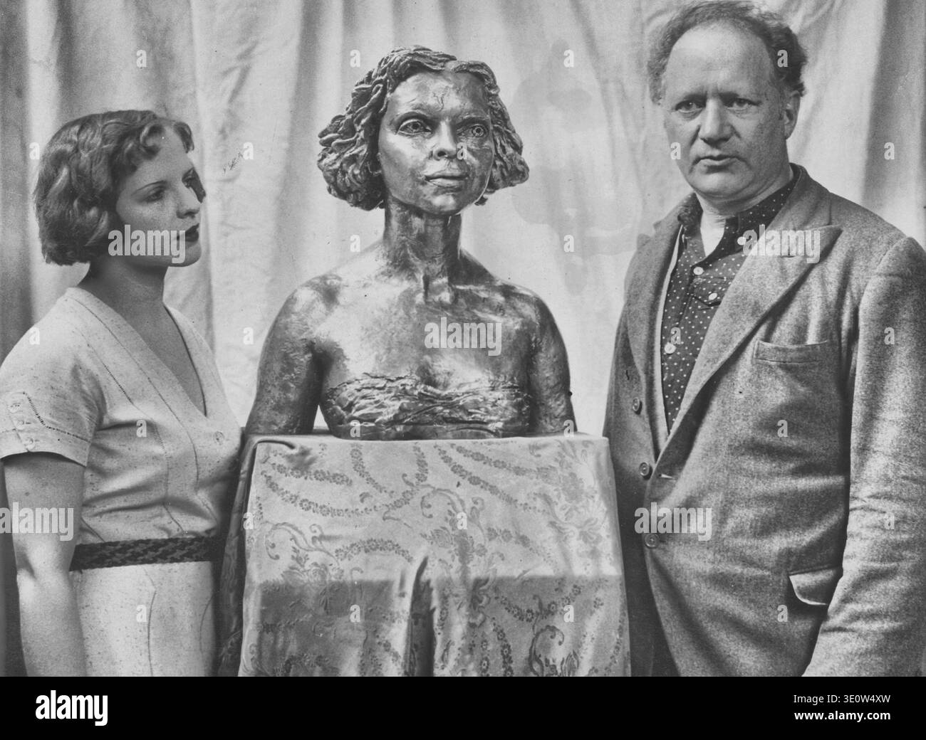 Jacob Epstein's Busy of Harriet Hoctor.Miss Hoctor with Mr. Jacob ...