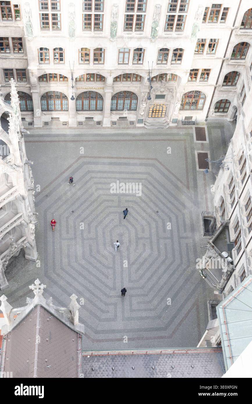09.03.2026 Labyrinth Rathaus Innenhof München *** 09 03 2026 Labyrinth ...