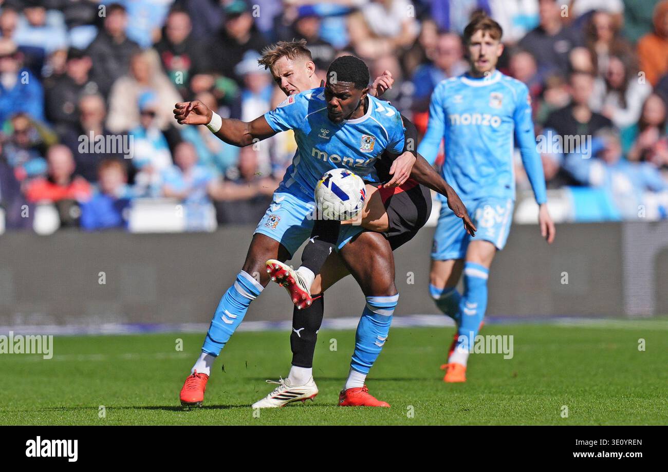 Coventry City's Ephron Mason-Clark and Southampton's Cam Bragg battle ...