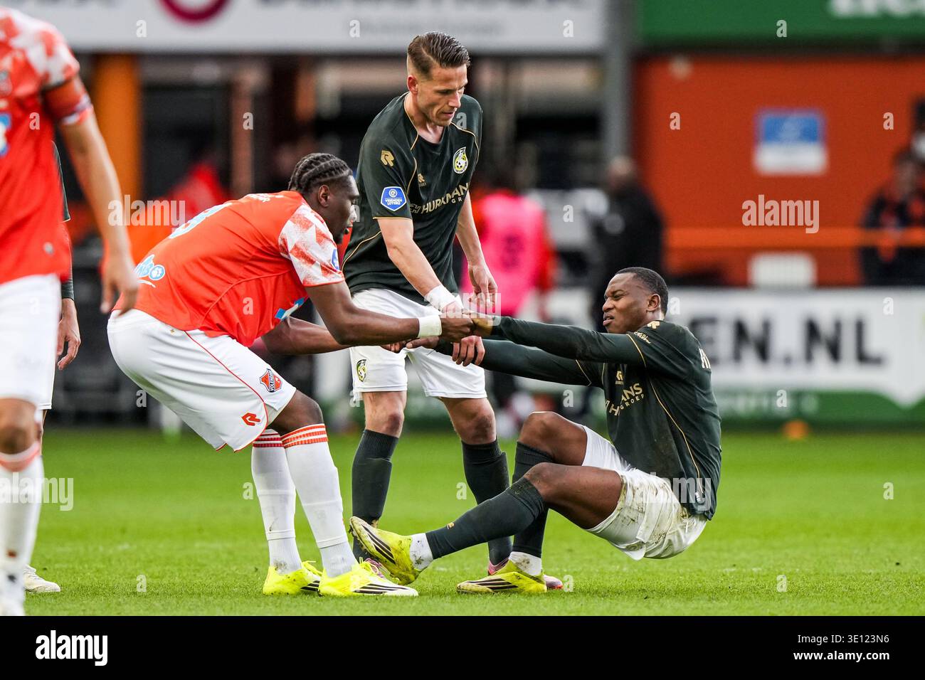 VOLENDAM - (lr) Gibson Yah of FC Volendam, Paul Gladon of Fortuna ...
