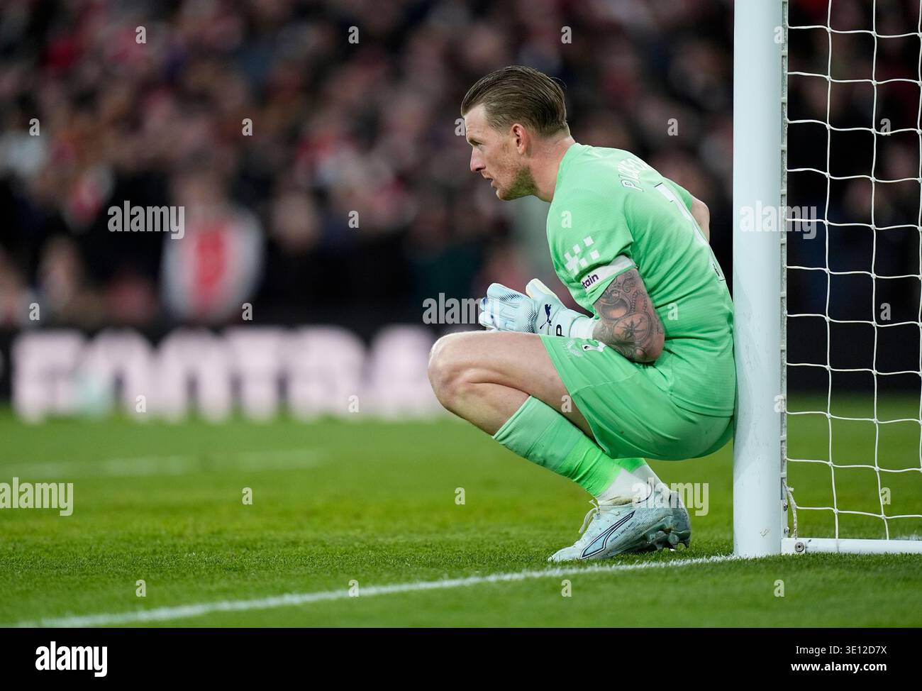 Everton goalkeeper Jordan Pickford lines up his defensive wall during ...