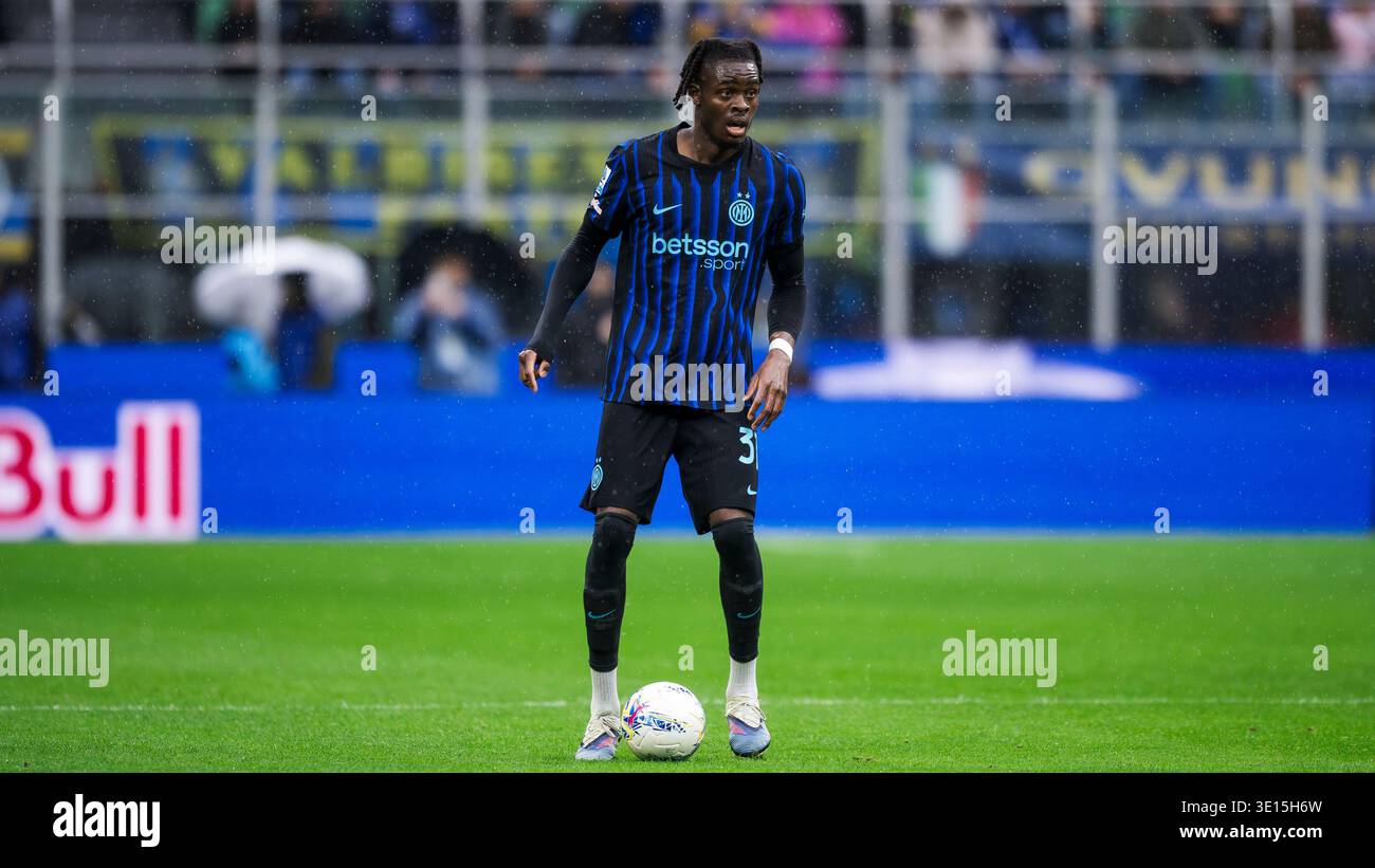 Yann Bisseck of FC Internazionale in action during the Serie A football ...