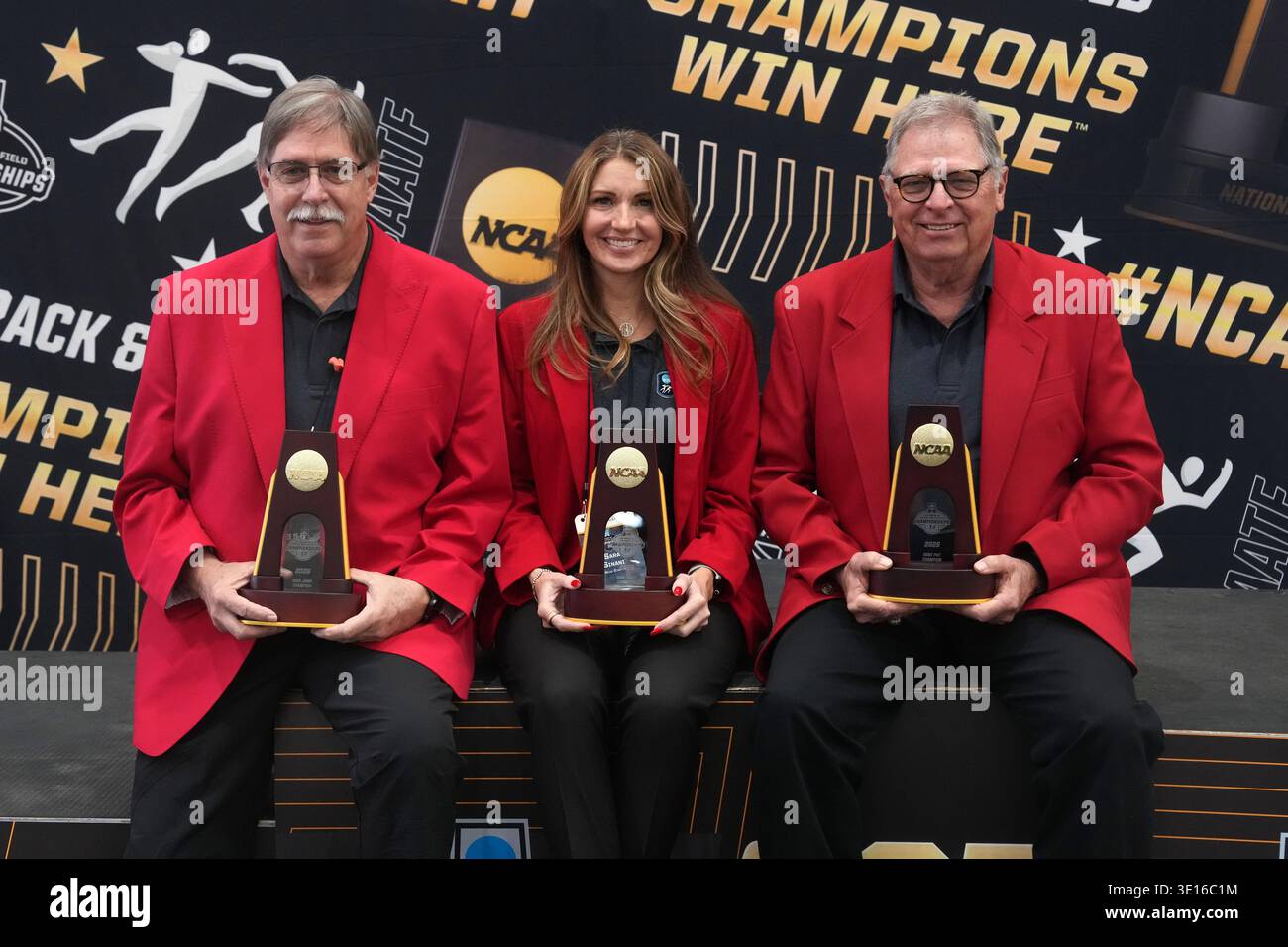 USA Track & Field officials starters David Rittenour (left), Sara ...