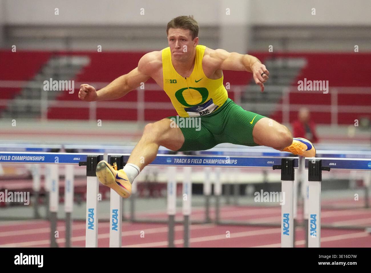 Peyton Bair of Oregon runs 7.86 in the heptathlon 60m hurdles during ...