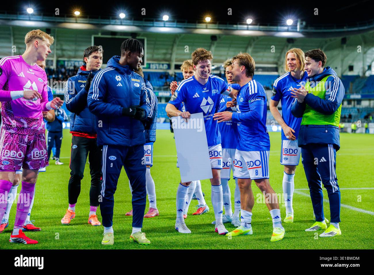 Molde 20260314. Molde's players celebrate after winning the elite ...