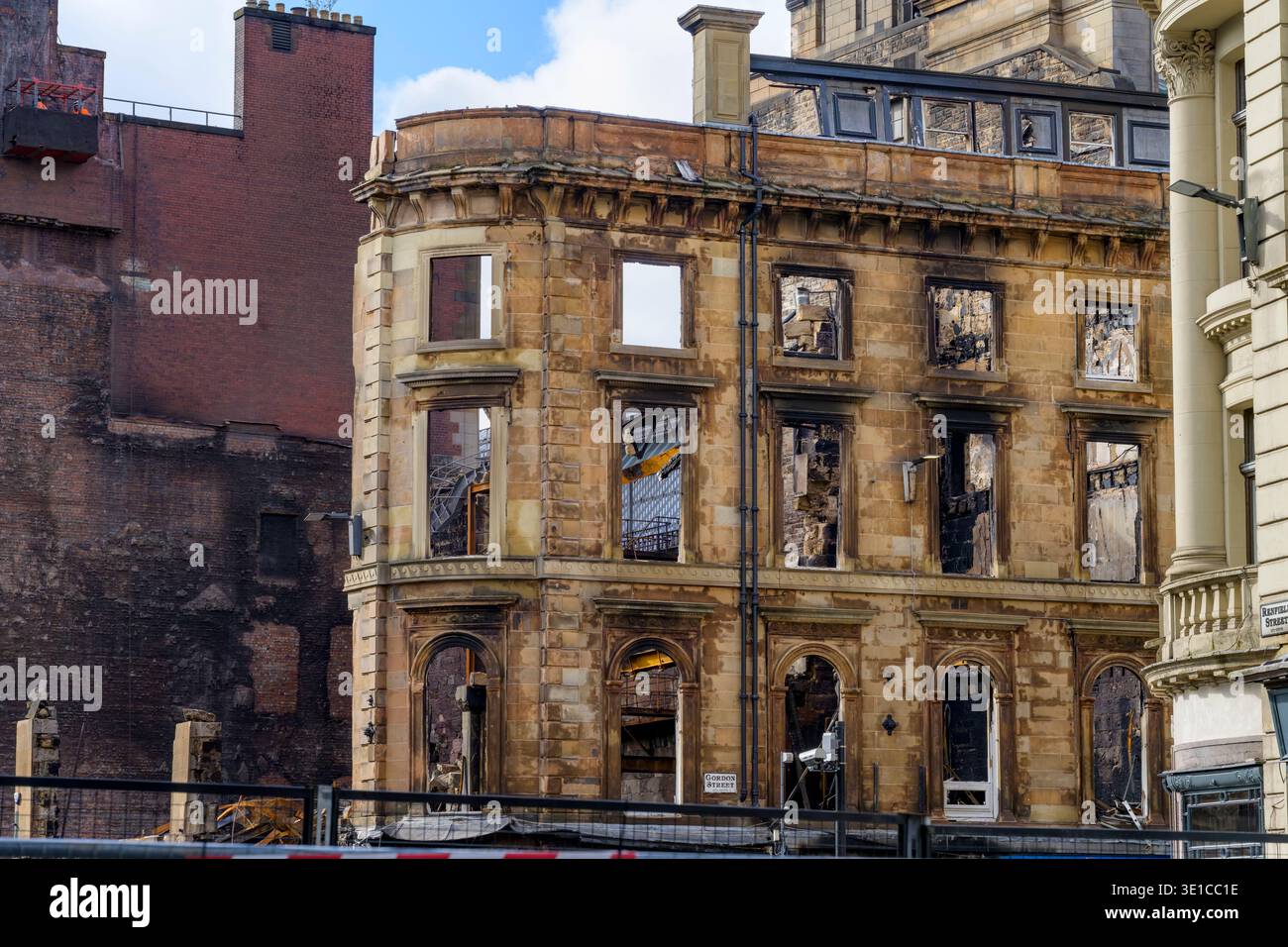 Glasgow central station fire damage hi-res stock photography and images ...