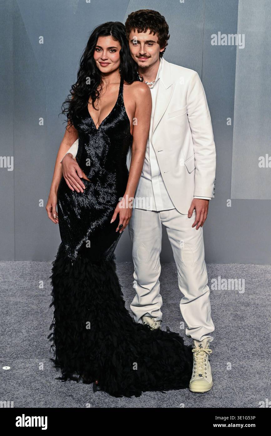 Kylie Jenner and Timothée Chalamet walking on the red carpet at the ...