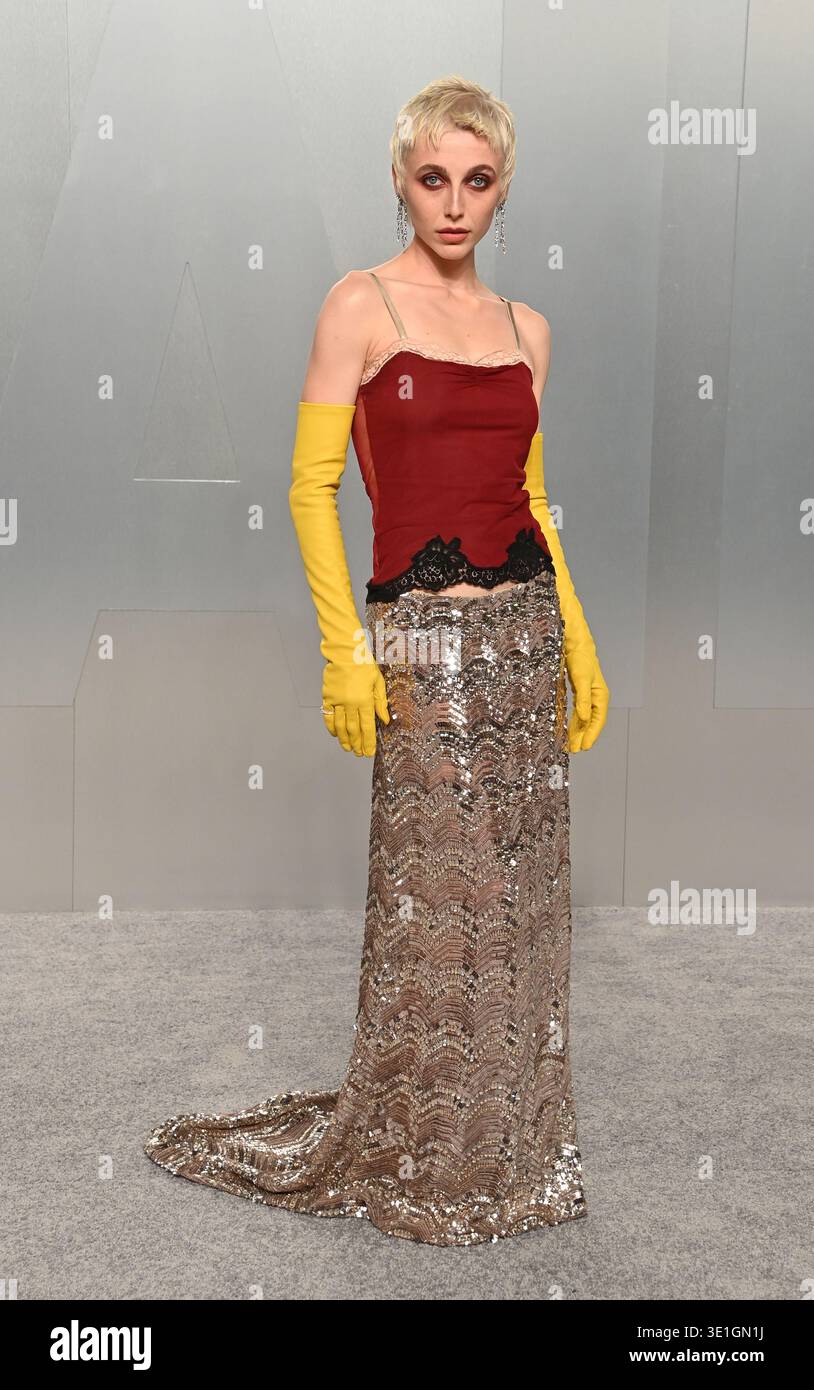 Emma Chamberlain arriving to the Vanity Fair Oscar Party 2026 held at ...