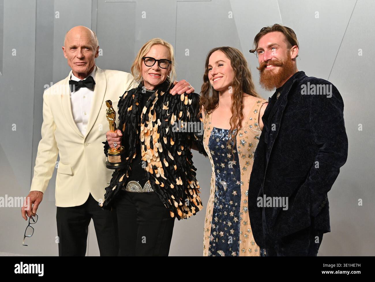 Ed Harris, Amy Madigan and Lily Dolores Harris arriving to Vanity Fair ...