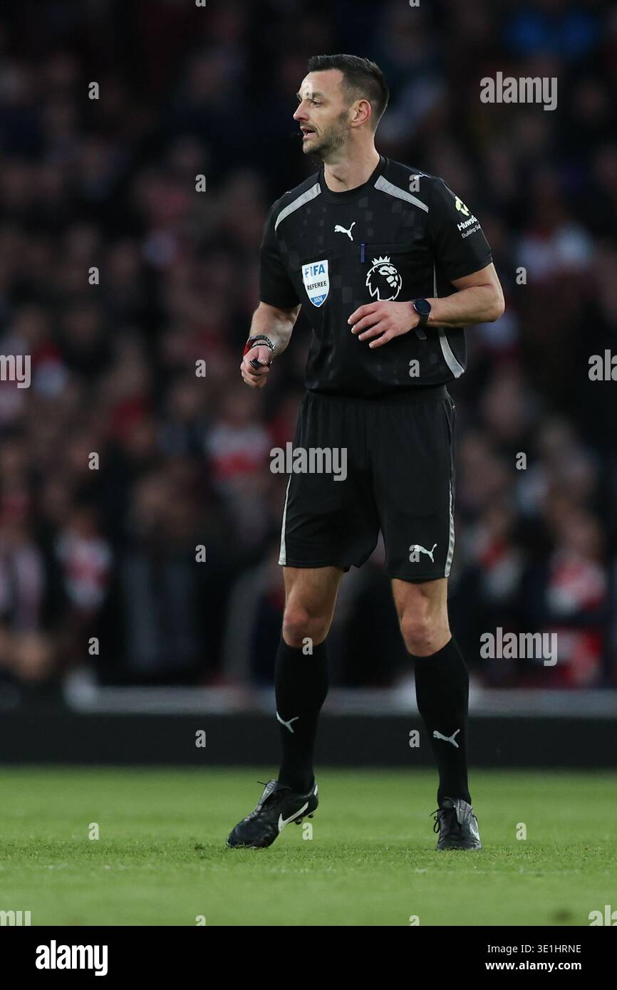 Referee Andrew Madley looks on during the Arsenal v Everton Premier ...