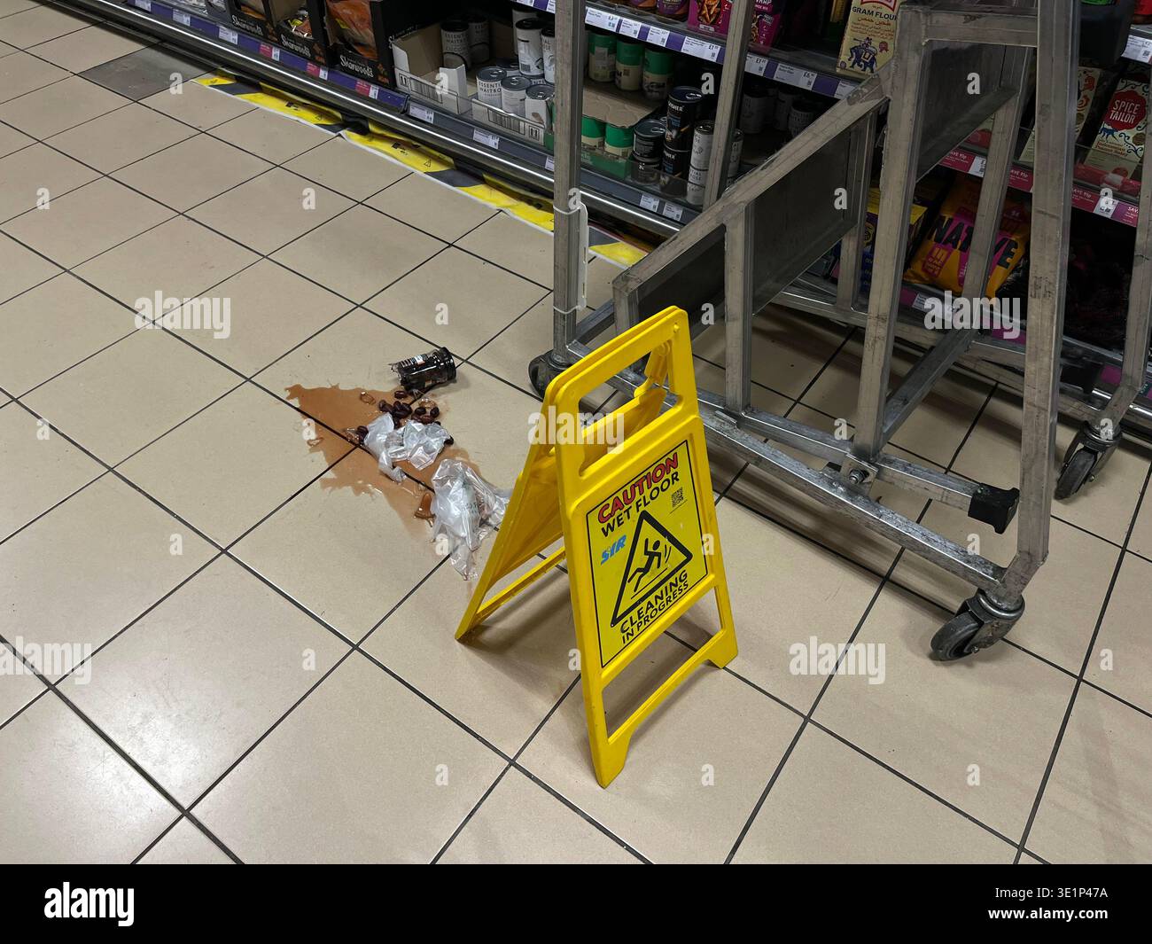 Shop floor spillage hi-res stock photography and images - Alamy
