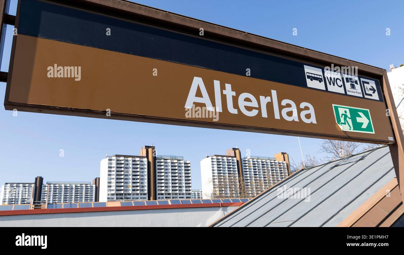 Alterlaa, UBahnstation der Linie U6 in Wien, Österreich // Alterlaa ...