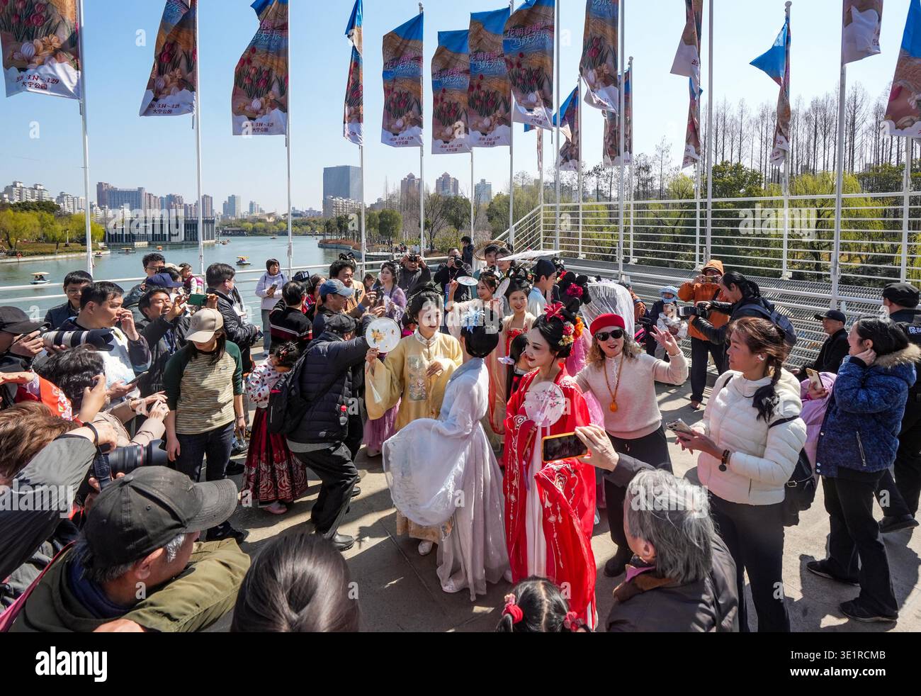Visitors flock to Daning Park for Shanghai Flower Festival, Shanghai ...