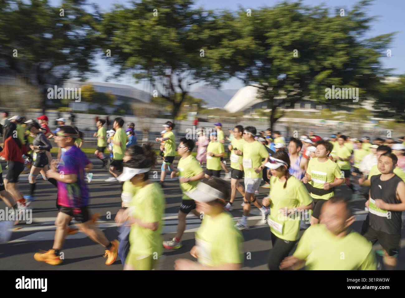 The 5th Wenzhou Longwan Half Marathon kicks off in Wenzhou City, east ...