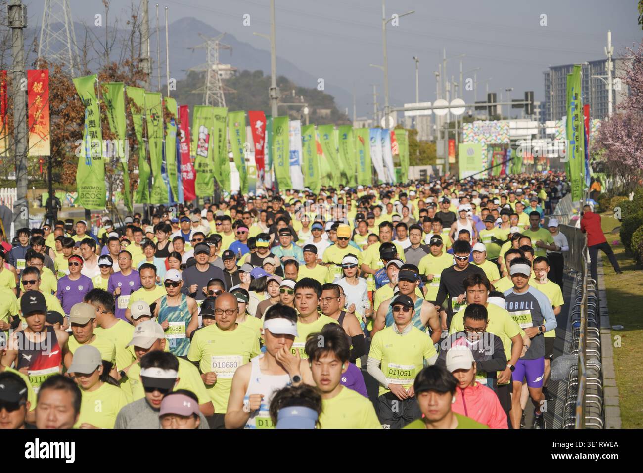 The 5th Wenzhou Longwan Half Marathon kicks off in Wenzhou City, east ...
