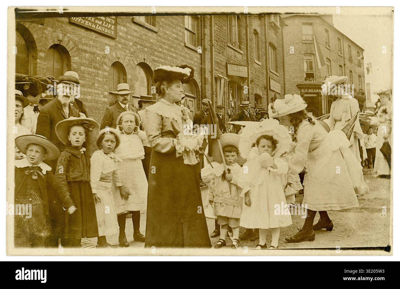 Victorian london street scene hi-res stock photography and images - Alamy