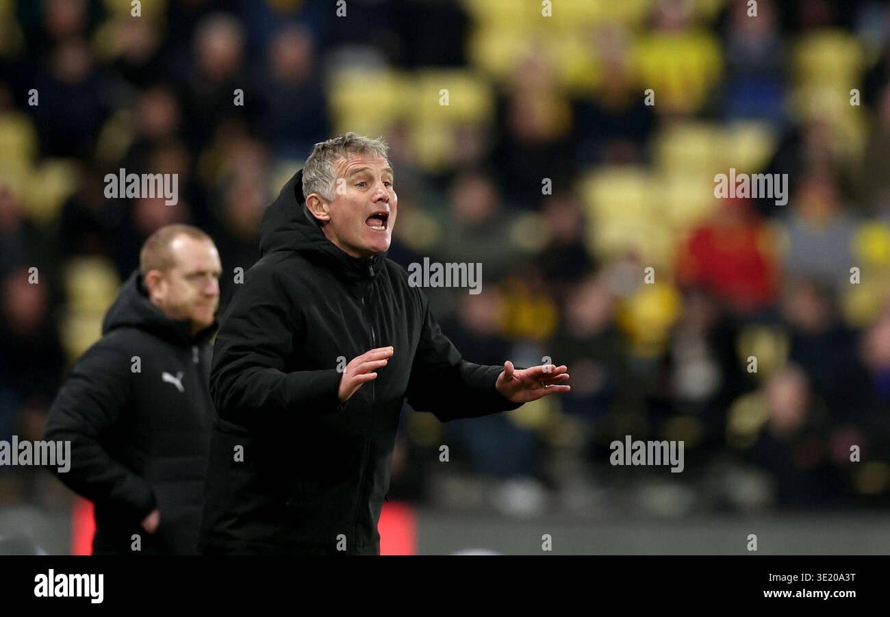 Wrexham manager Phil Parkinson during the Sky Bet Championship match at ...