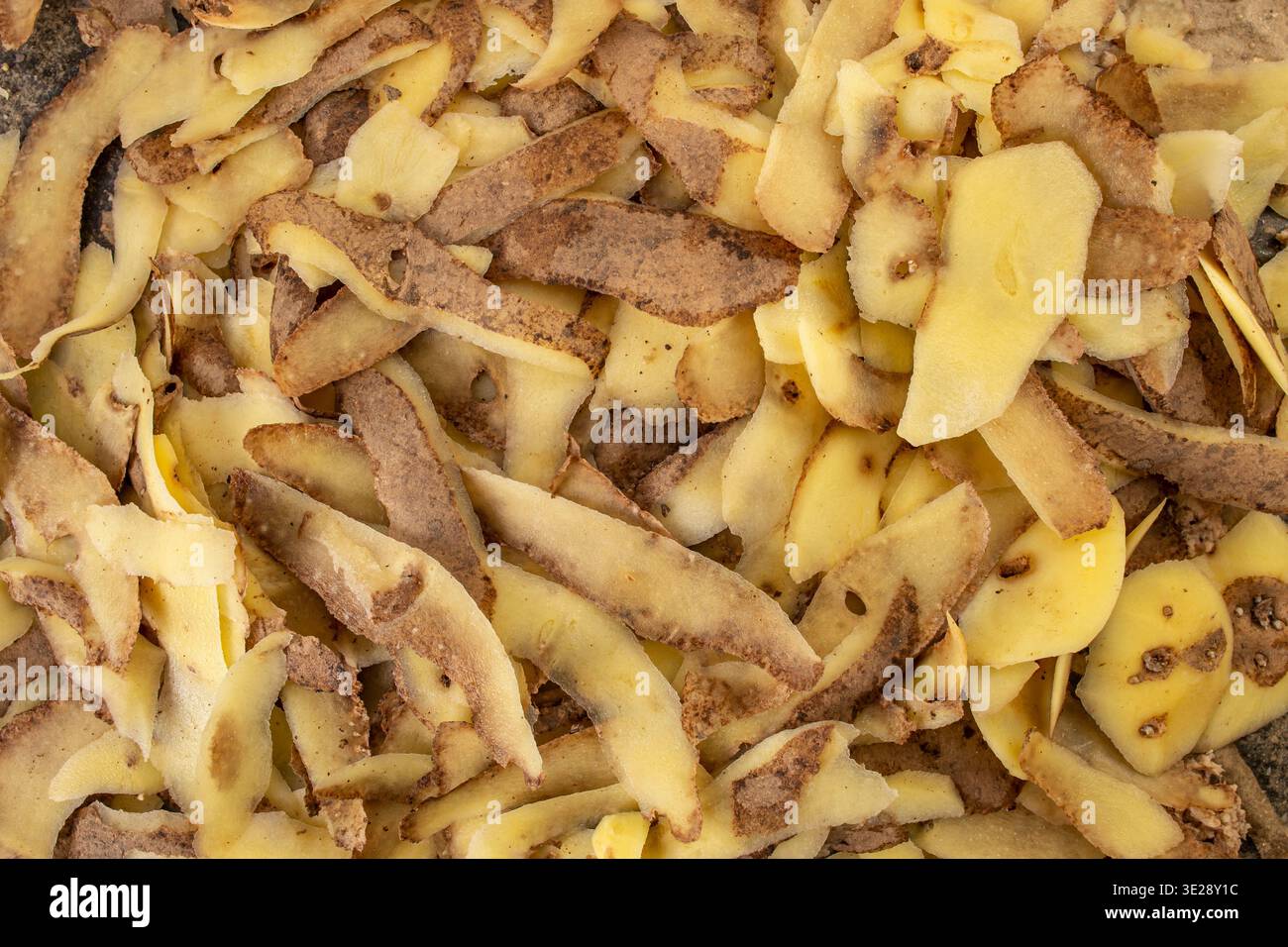 Potato skin shavings texture hi-res stock photography and images - Alamy
