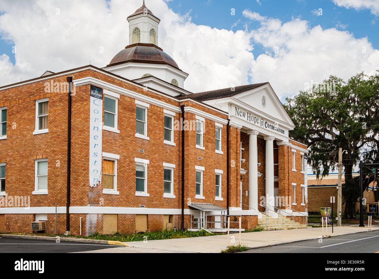 New hope @ the cornerstone church hi-res stock photography and images ...