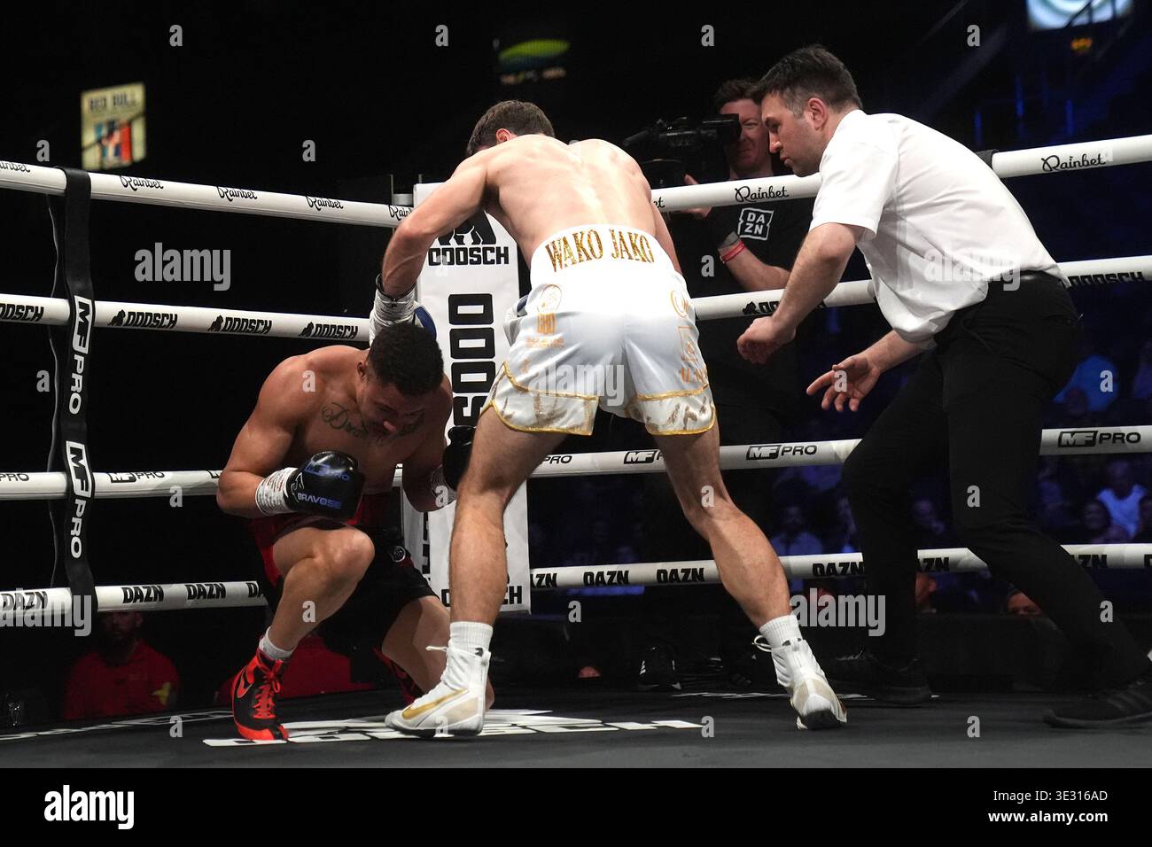 Jak Corrie (centre) knocks out Jacob Quinn (left) during the Super ...