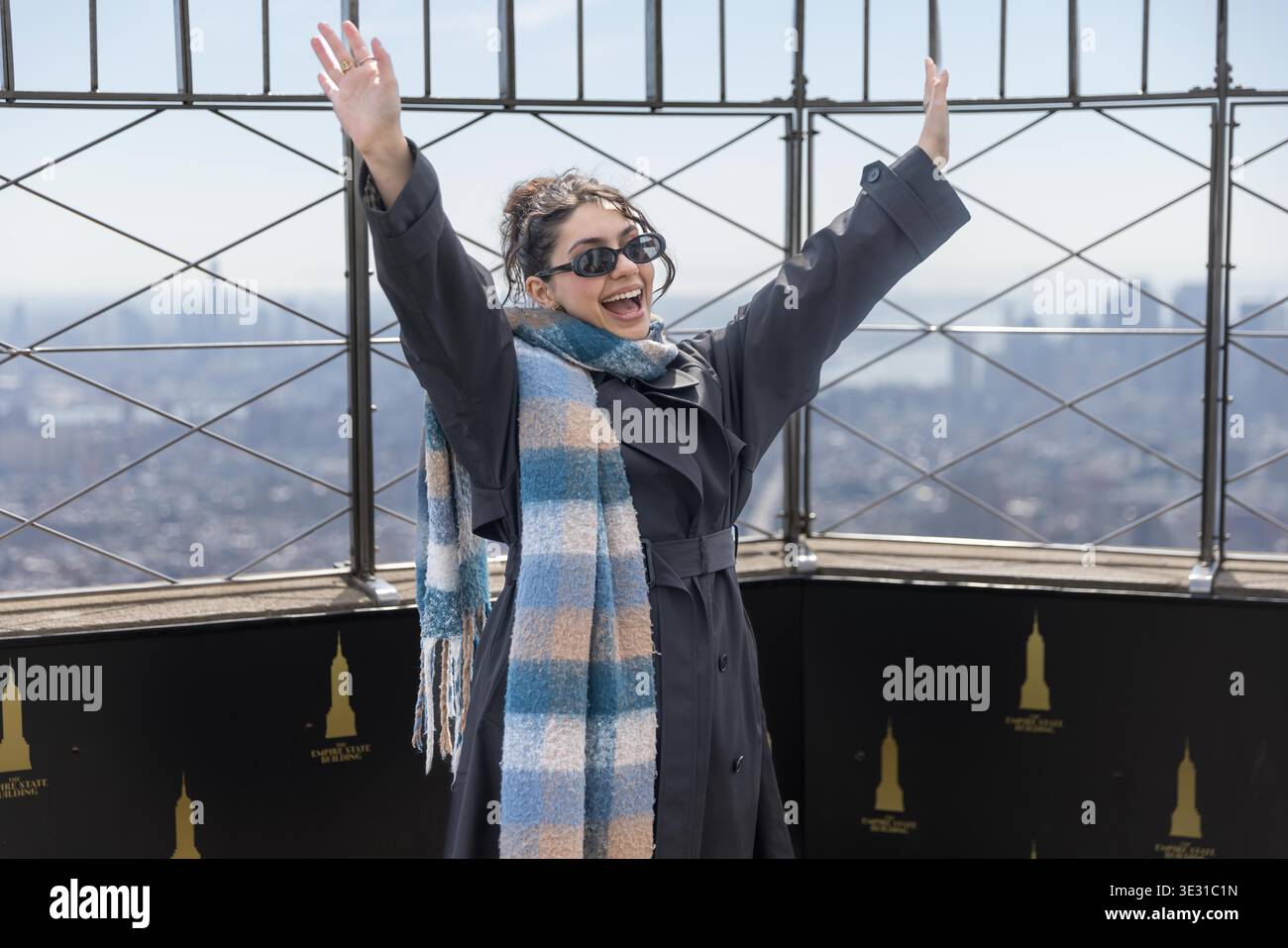 Alessia Cara Canadian singer-songwriter visit Empire State Building on ...