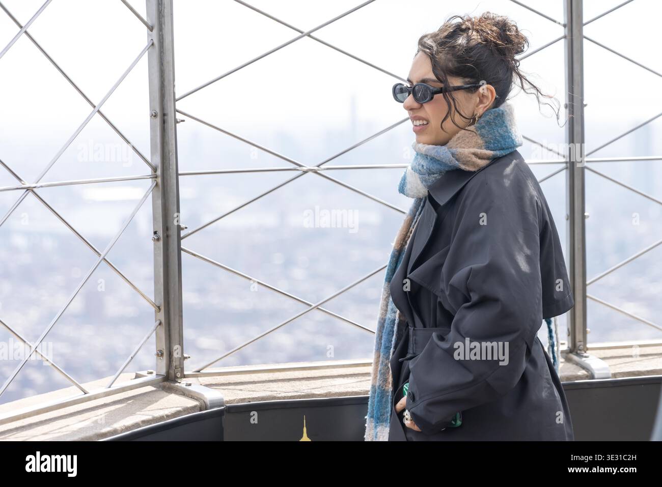 Alessia Cara Canadian singer-songwriter visit Empire State Building on ...