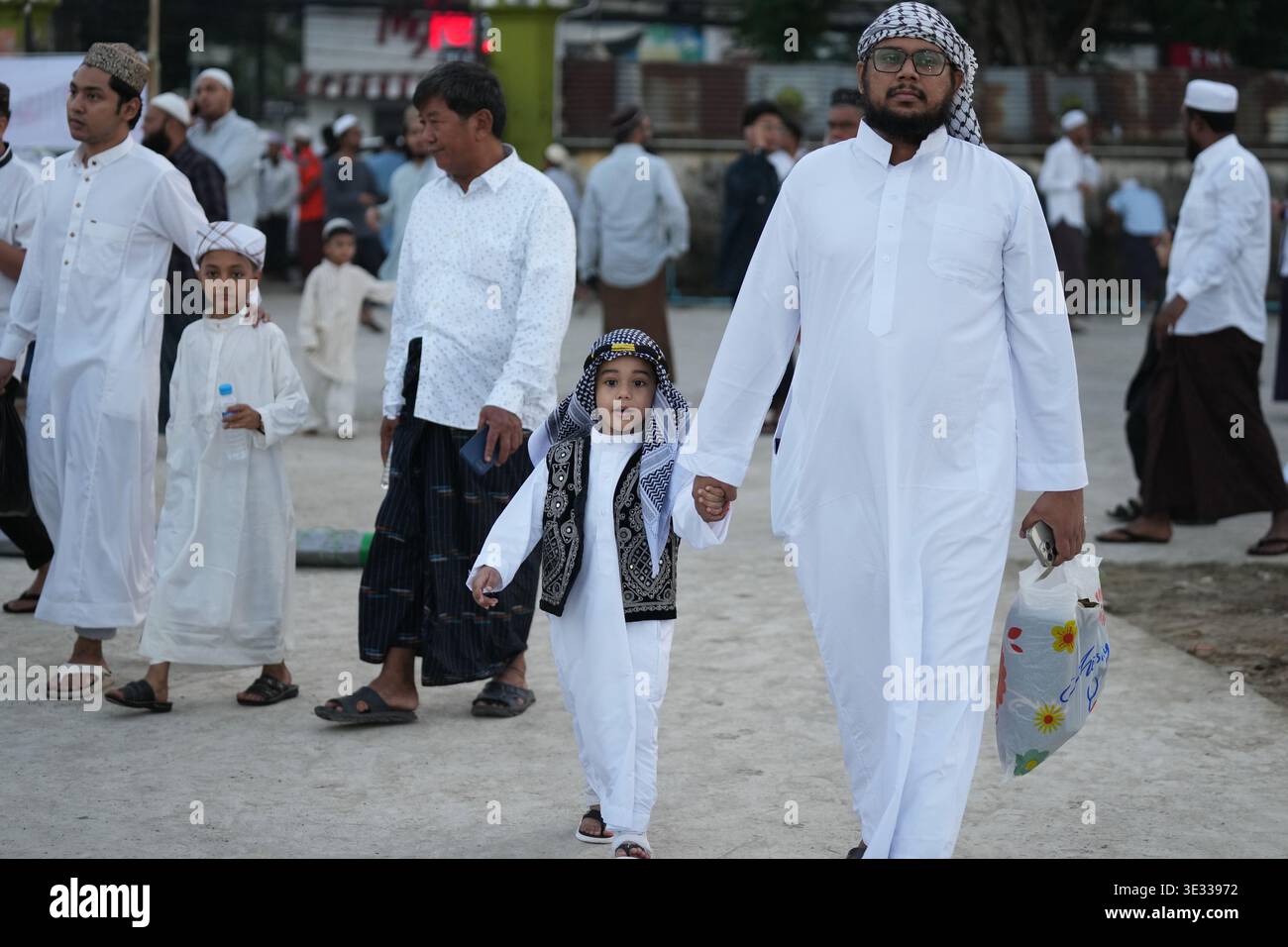 Myanmar Muslims arrives to offer morning prayer to mark celebrations of ...