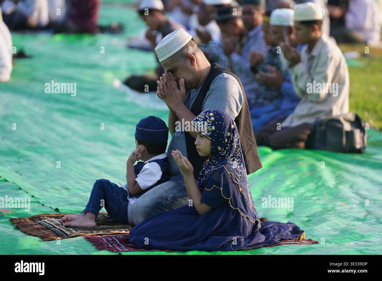 Myanmar Muslims offer morning prayer to mark celebrations of Eid al ...