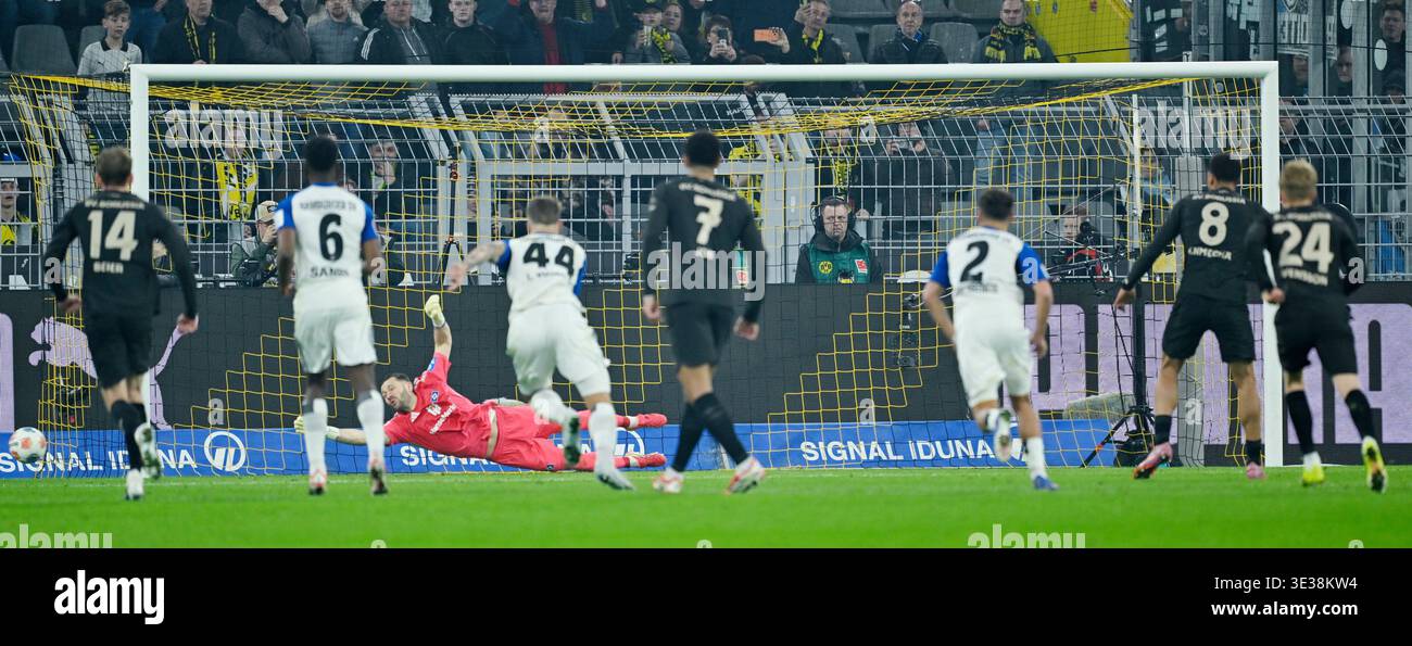 Felix Nmecha (Dortmund) misses the penalty kick, goalkeeper Daniel ...