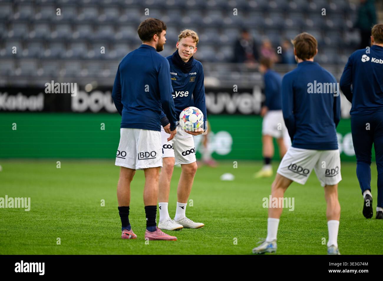 Stavanger 20260321. Vikings Vetle Auklend warming up before the elite ...