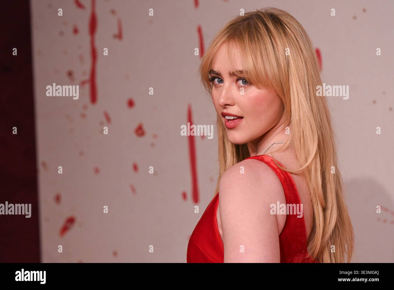 Kathryn Newton on the red carpet of the premiere Finche morte non ci ...