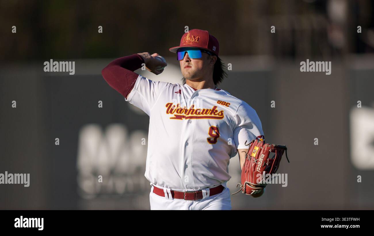 Louisiana Monroe outfielder Logan Duffy (9) throws during an NCAA ...