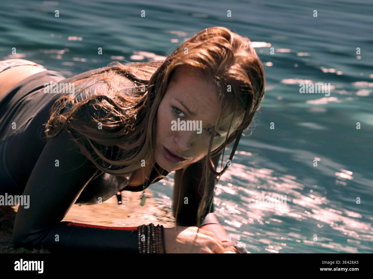 The shallows film 2016 hi-res stock photography and images - Alamy