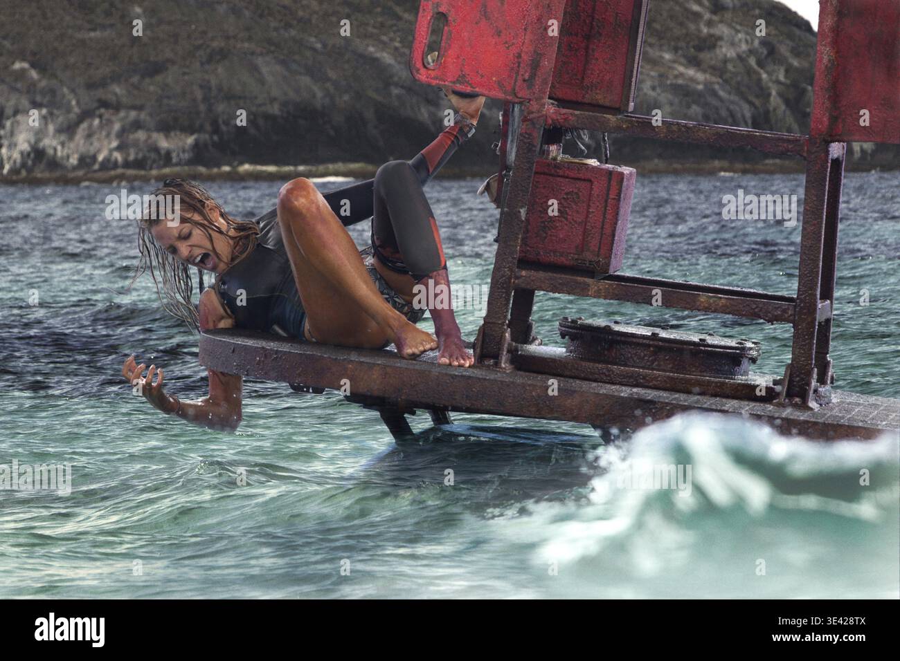 The shallows film 2016 hi-res stock photography and images - Alamy