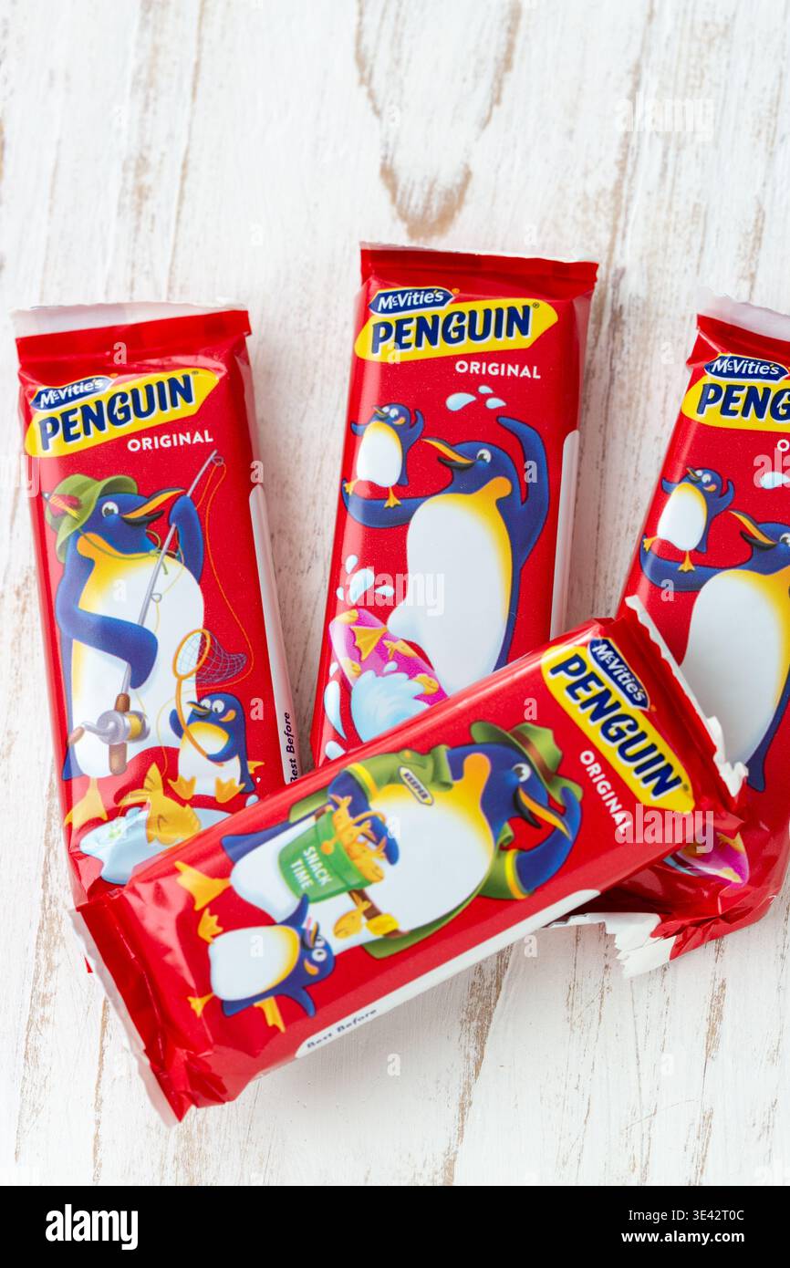 Mcvities penguin original milk chocolate flavoured biscuit bar hi-res ...