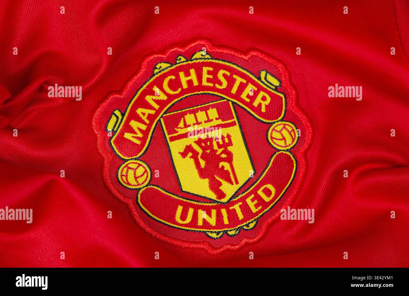 Manchester united logo 2025 hi-res stock photography and images - Alamy