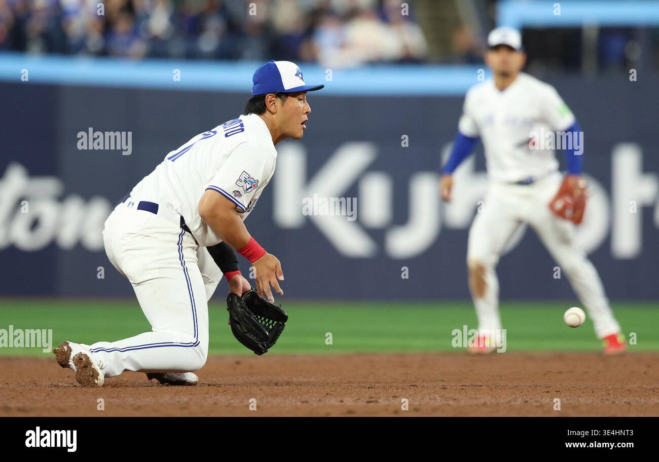 Toronto Blue Jays third baseman Kazuma Okamoto fields the ball in the ...